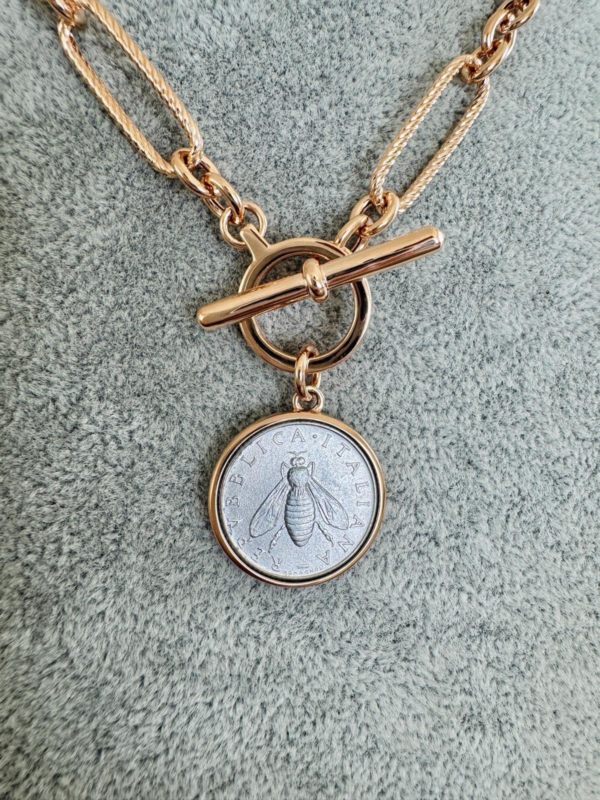 Italian Status Link Necklace with T-Bar Clasp and Bee Lire