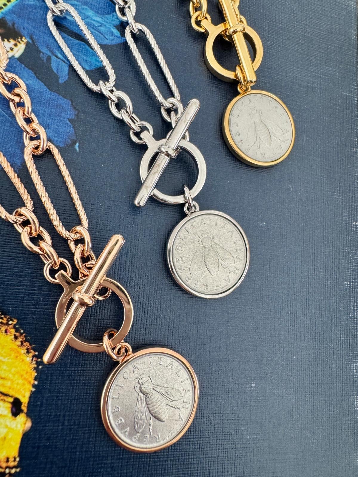 Italian Status Link Necklace with T-Bar Clasp and Bee Lire
